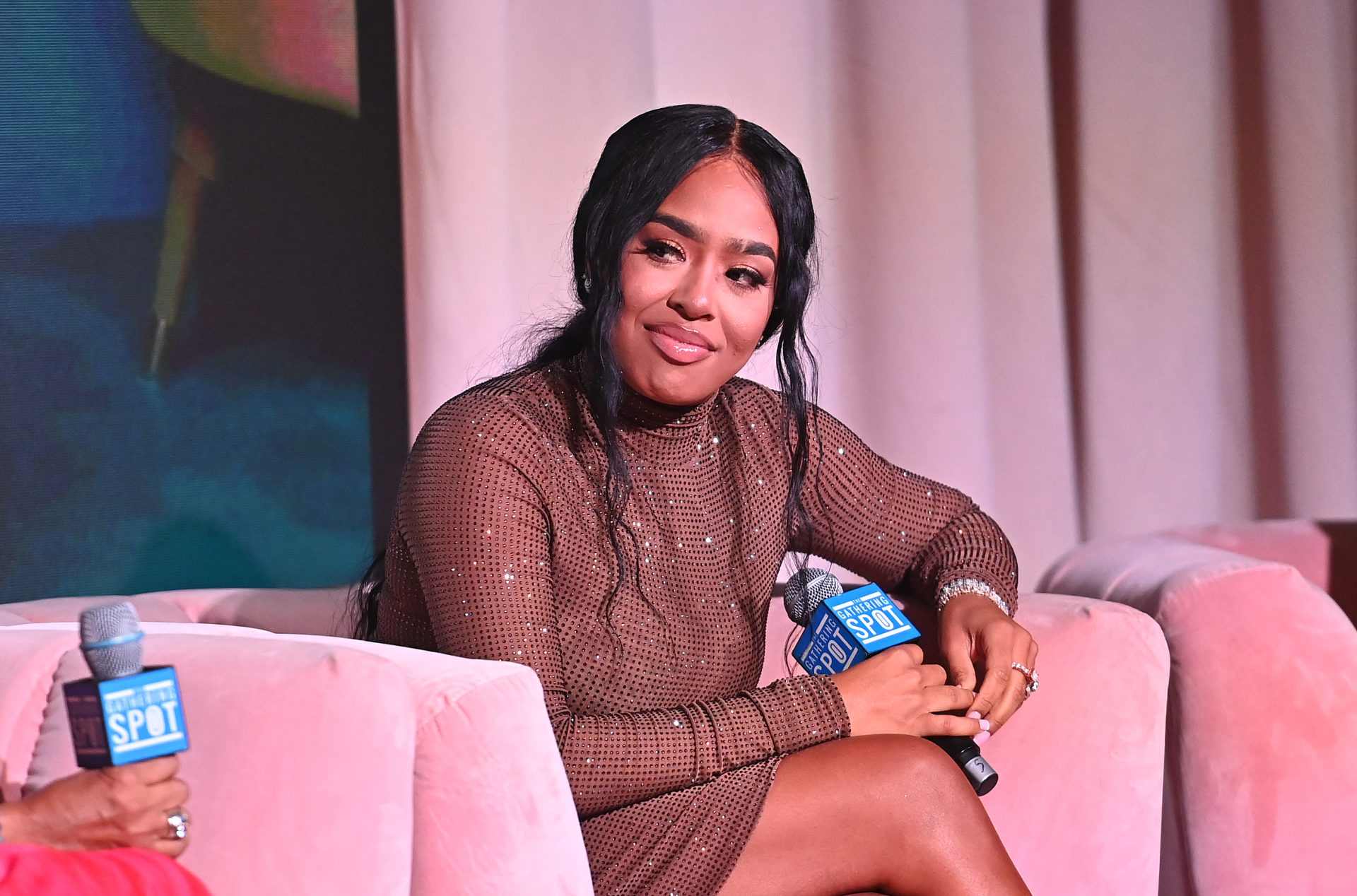 B. Simone Split Twitter After Revealing She Doesn't Shower Daily