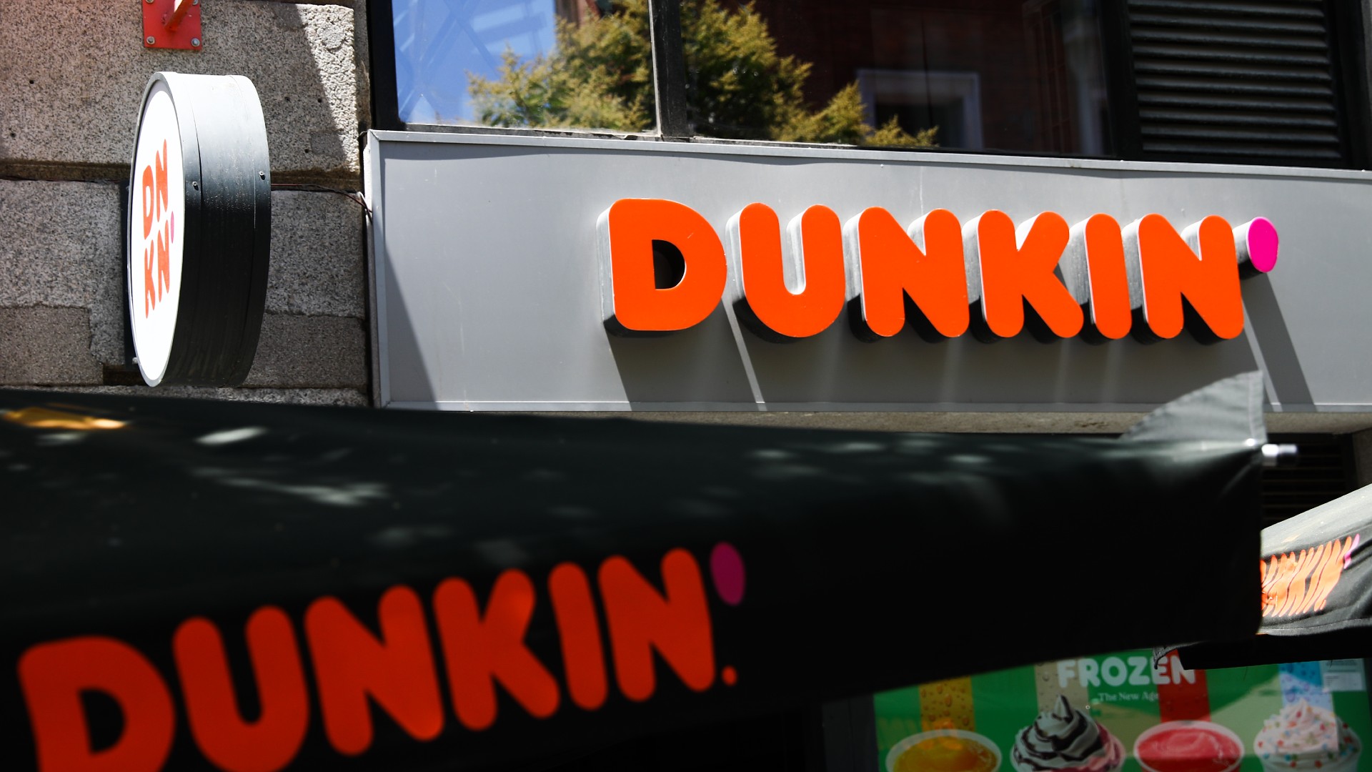 Florida Man Files Lawsuit Against Dunkin' Over Toilet Explosion