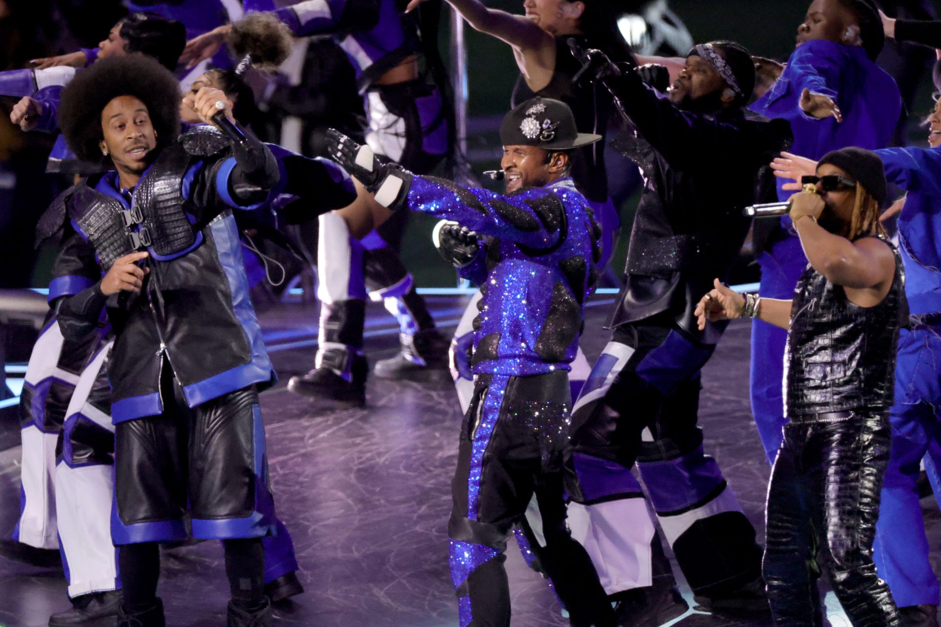 Usher Lights Up Vegas w/ Super Bowl Show Amid Marriage News