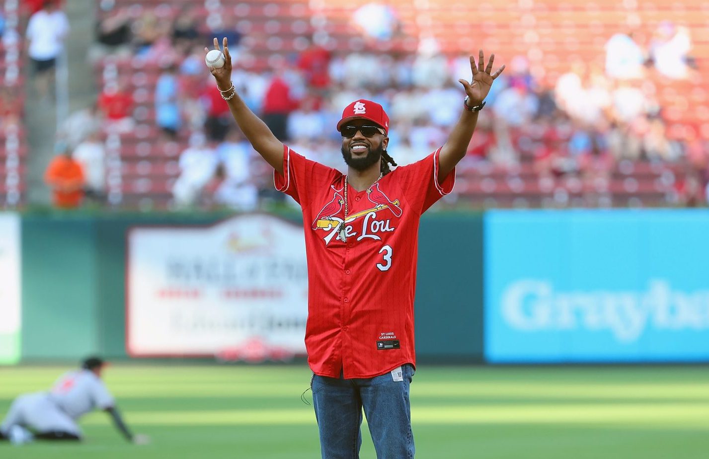 STL Cardinals Fans Sing Along To Metro Boomin's 'BBL Drizzy'