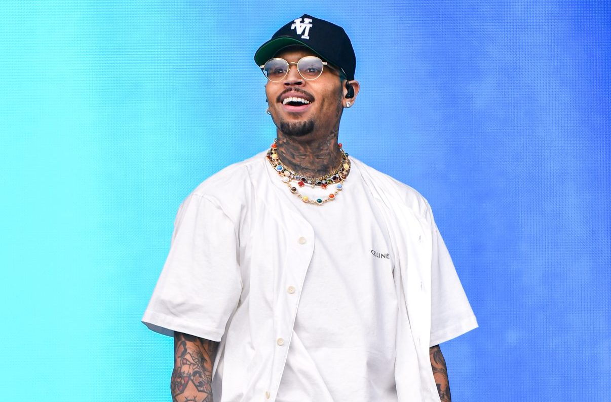 Chris Brown Shocks The Innanet With Brand New Look (PHOTO)