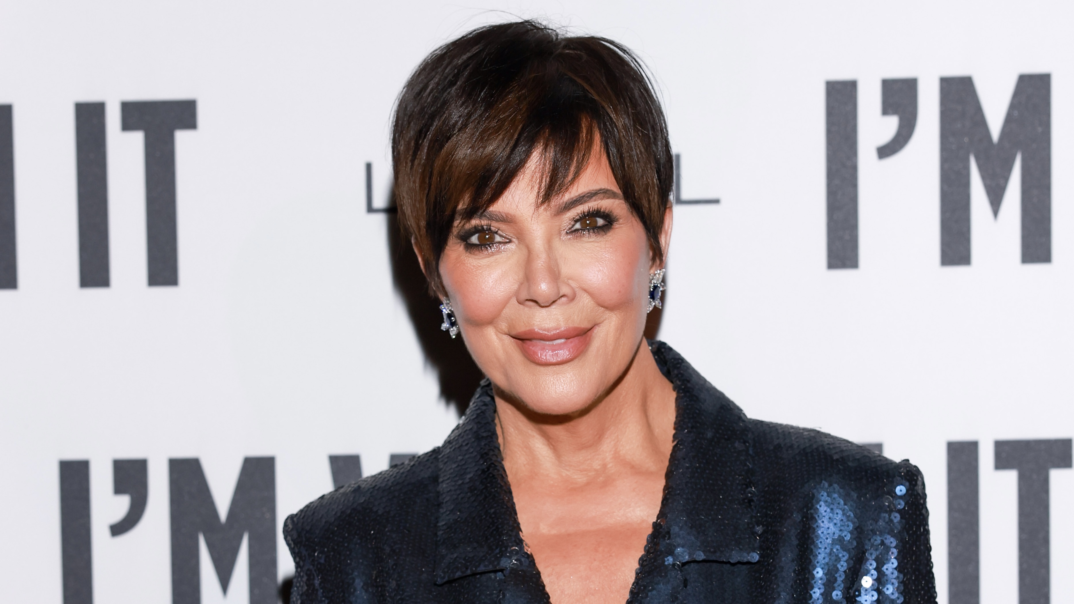 Kris Jenner Turns Heads With New Look (PHOTOS)