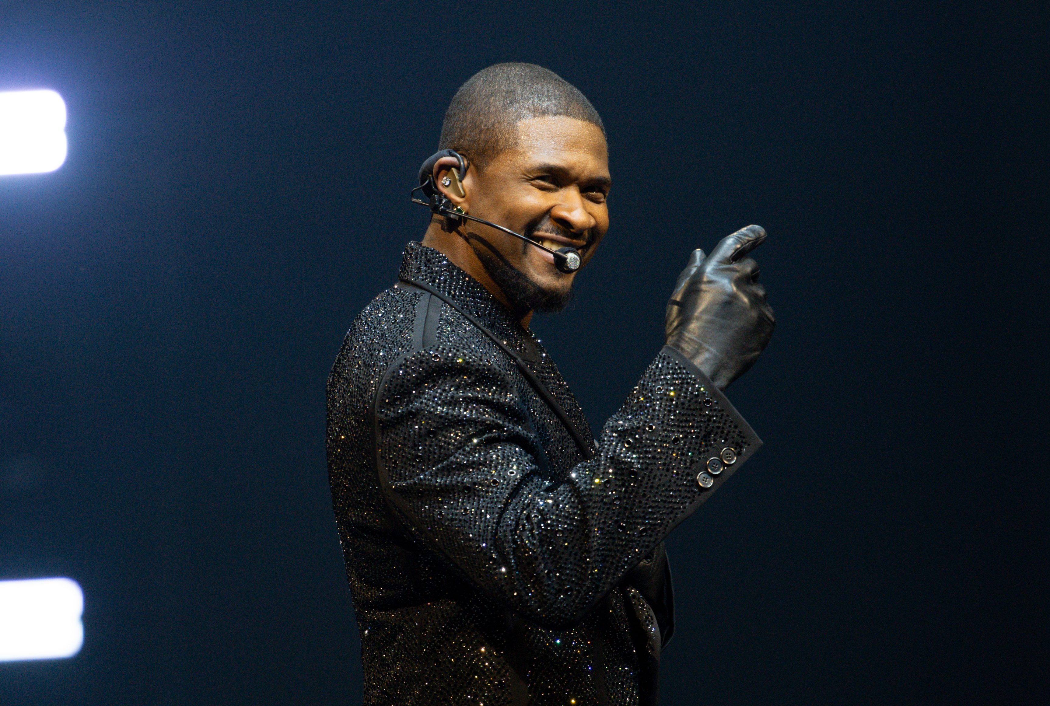Usher Goes Viral For Wild Concert Moment With Somebody's Aunt