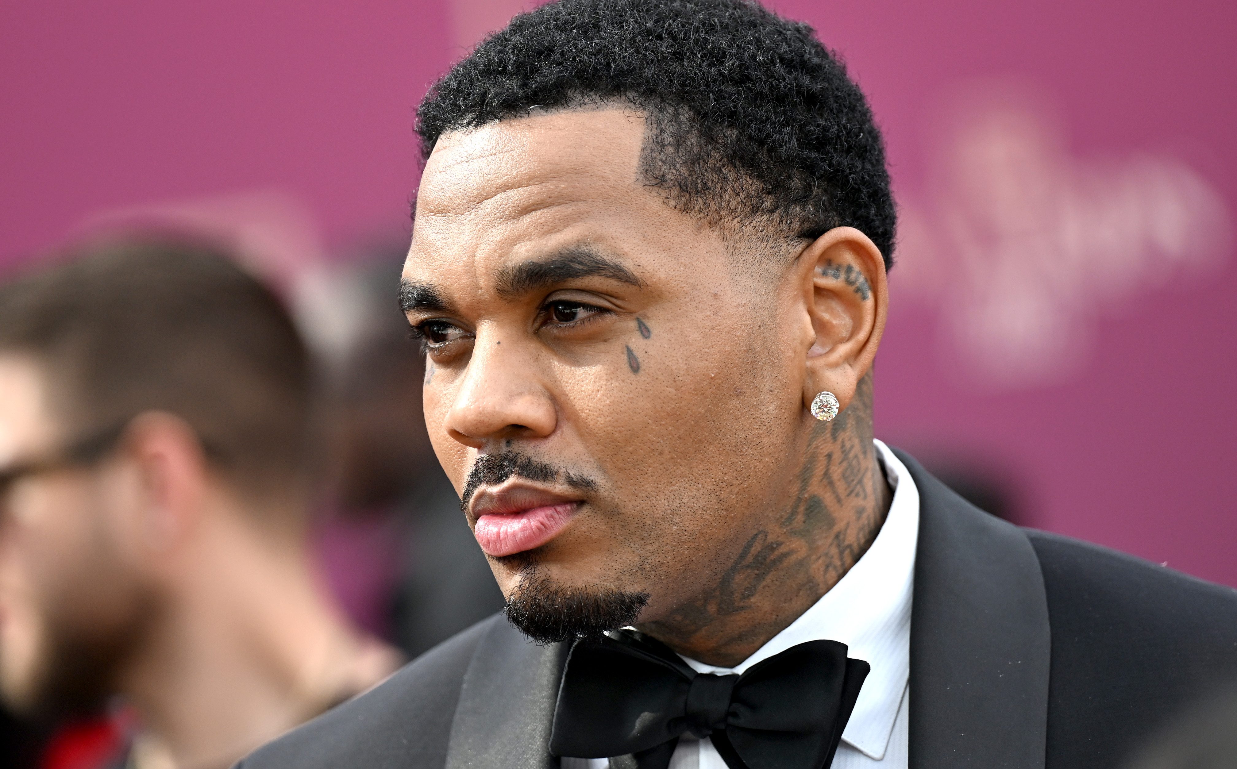 Kevin Gates Gives Life Advice While Lying With New Girlfriend