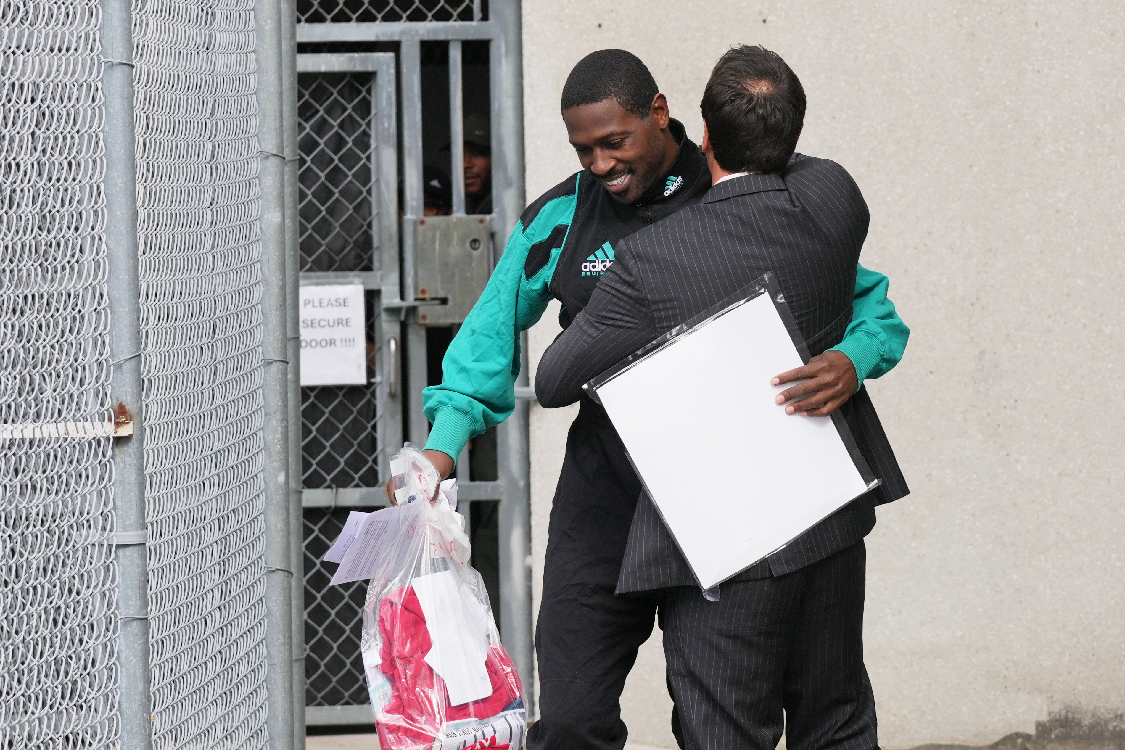Antonio Brown Pleads Not Guilty To Attempted Murder Amid Arrest