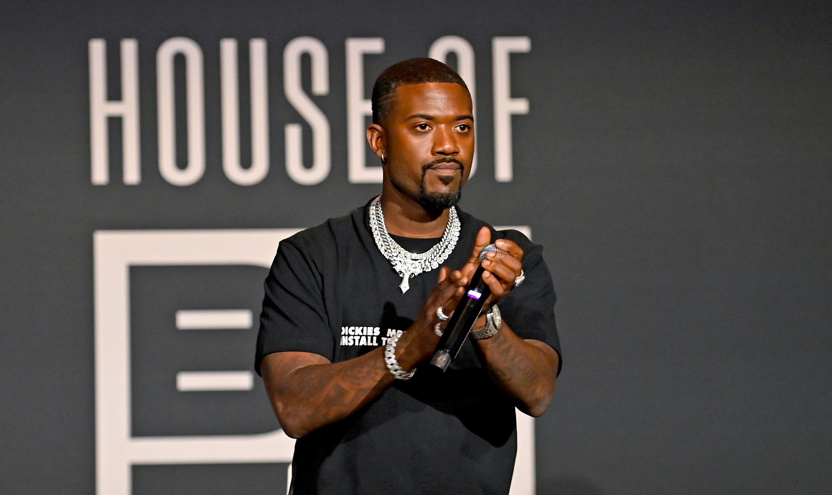 Ray J Was Out Here Being A Comedian & Had The Ladies Weak