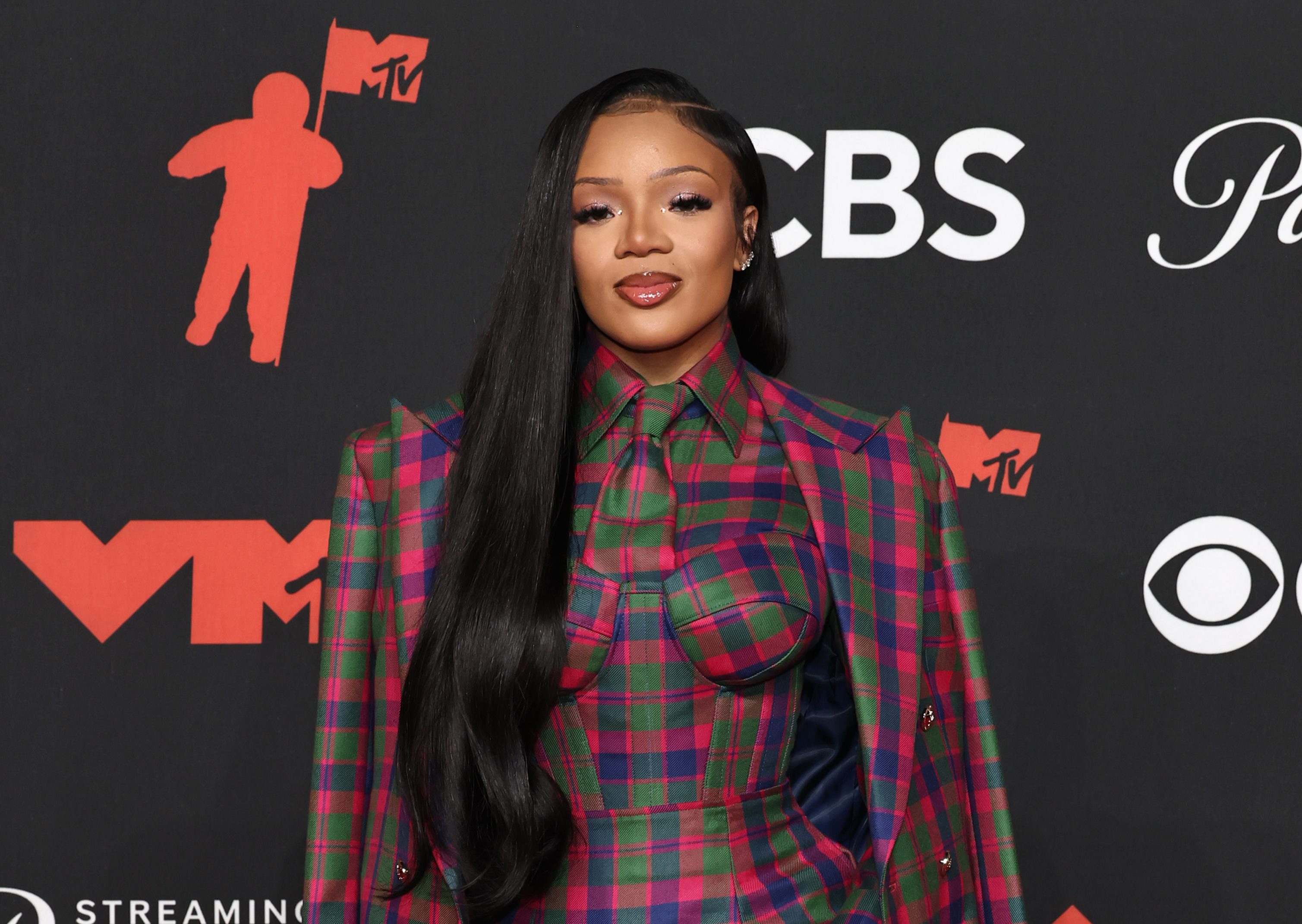 GloRilla: Fans React To Her Spicy Pics Amid Beef With Her Sister